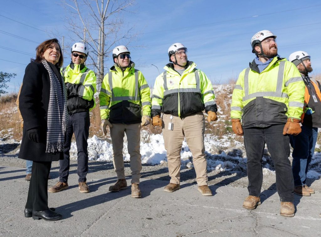 Gilbane-led team tops out NanoFab Reflection facility at Albany ...